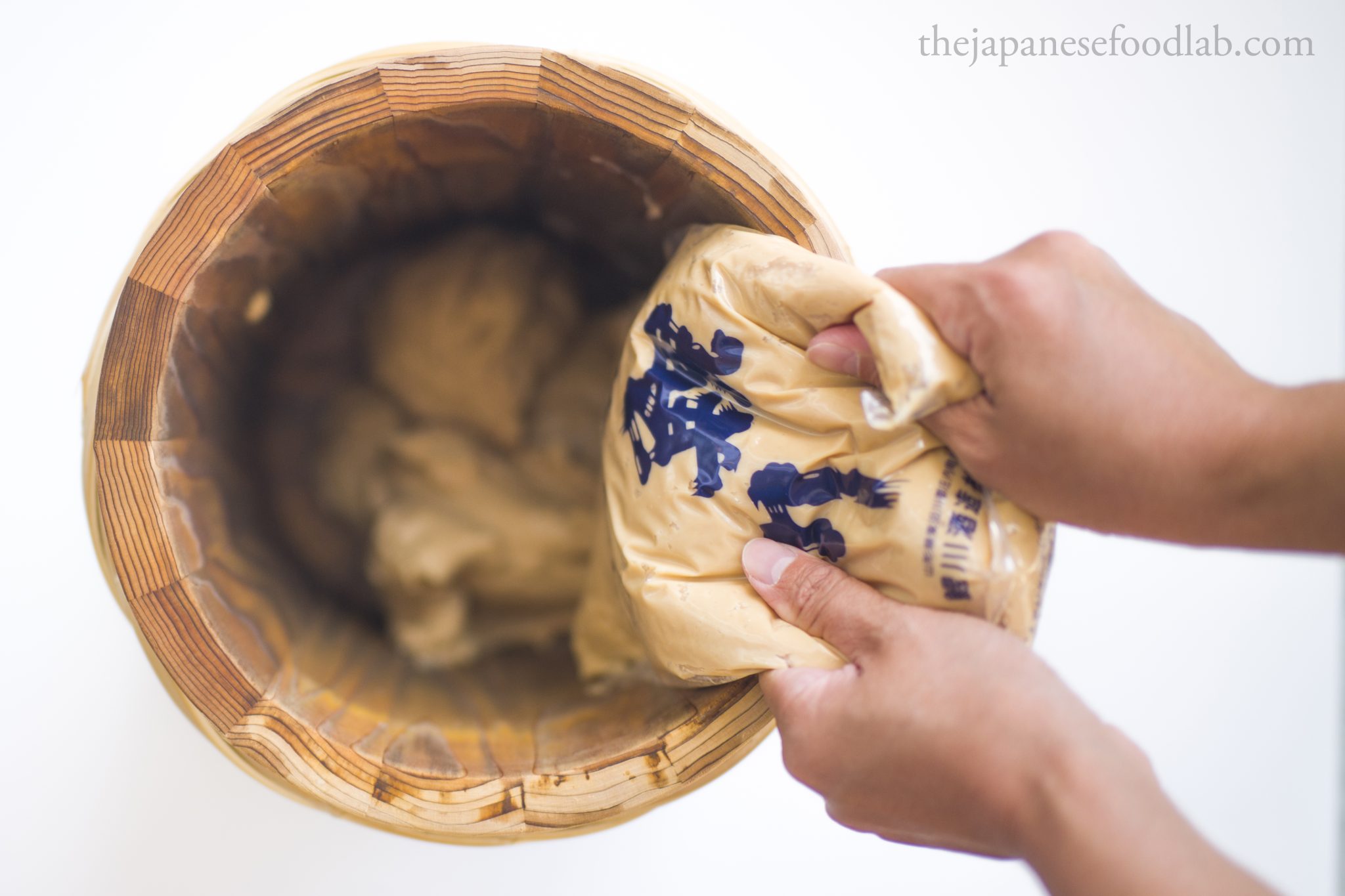 How to make Japanese akasu vinegar/赤酢の醸造方法とは – The Japanese Food Lab