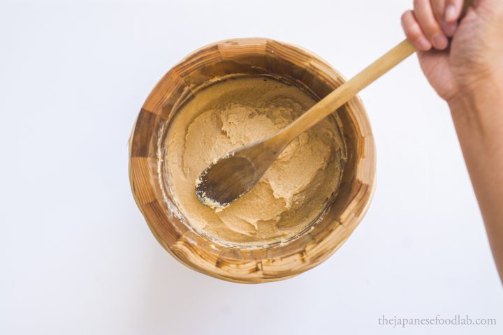 How to make Japanese akasu vinegar/赤酢の醸造方法とは – The Japanese Food Lab